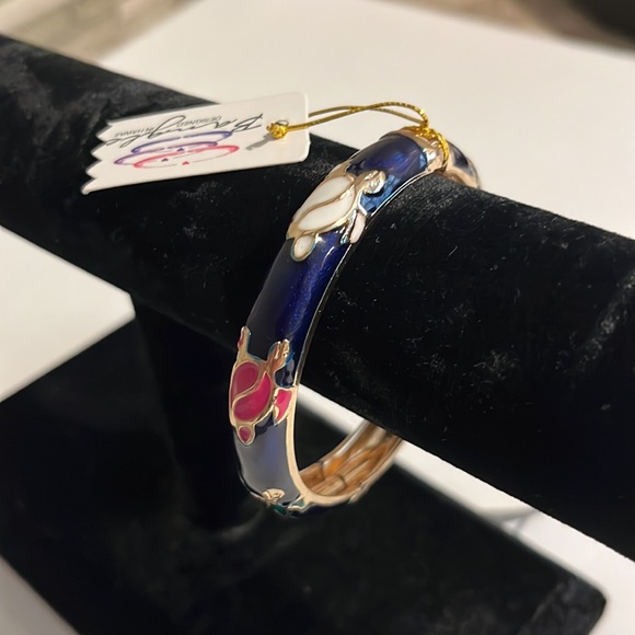 JIU LONG XING | Jewelry | Nwt Sea Turtle Bangle Bracelet Blue Enamel ...